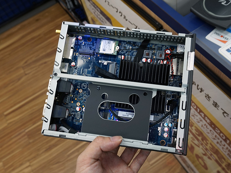 4K 대응 Shuttle의 팬리스 PC킷 DX30이 발매, Apollo Lake 탑재 - 컴퓨터 / 하드웨어 - 기글하드웨어