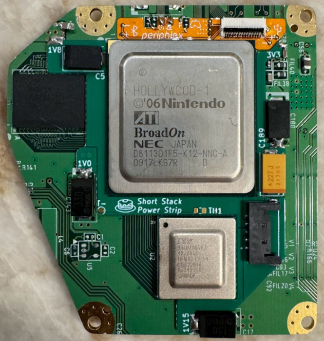 닌텐도 Wii를 트럼프 카드 크기로 잘라냄 - 게임 / 엔터테인먼트 - 기글하드웨어