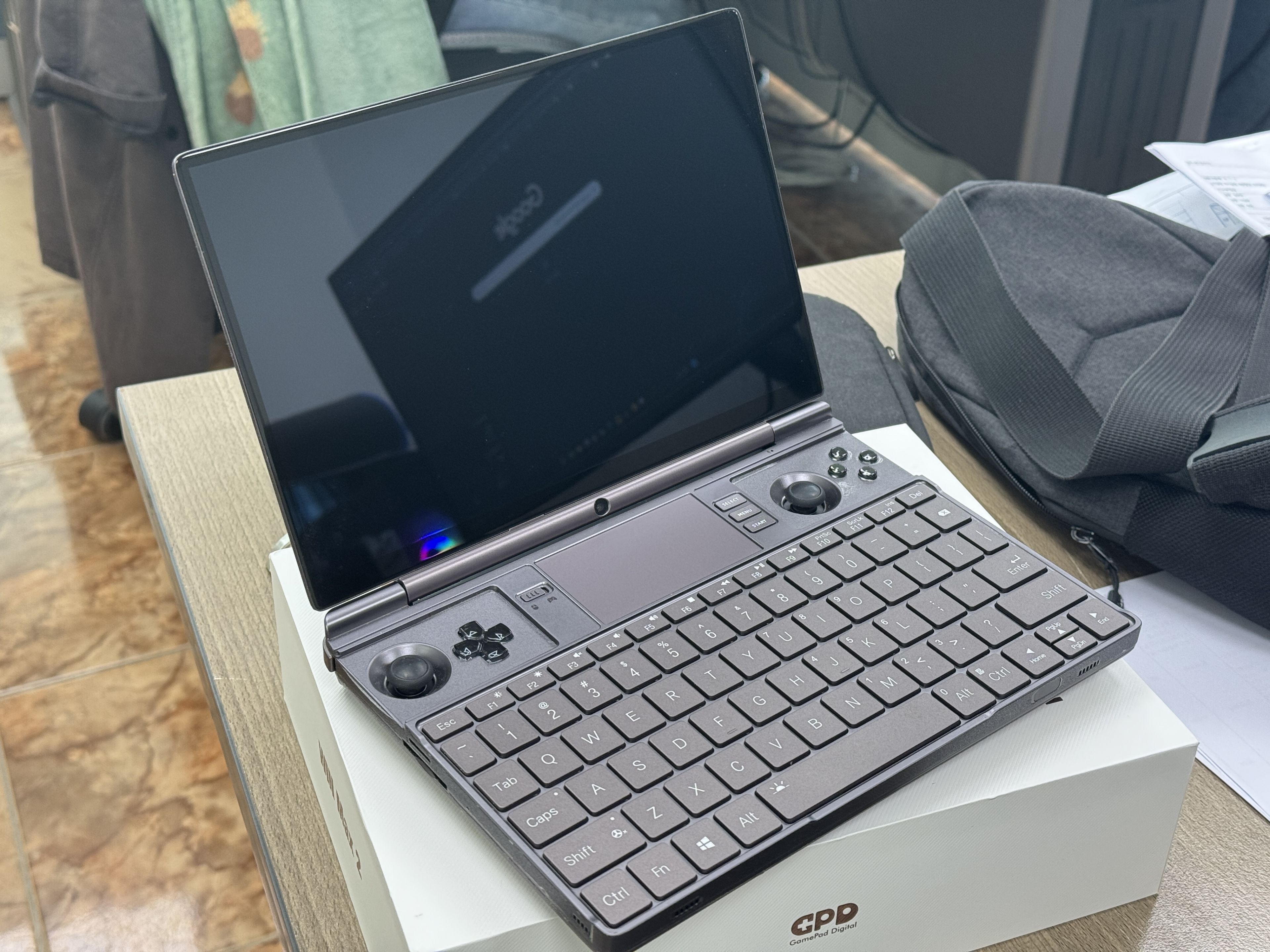 (판매완료) GPD WIN MAX2 6800U 32G + 1TB LTE - 커뮤니티 게시판 - 기글하드웨어