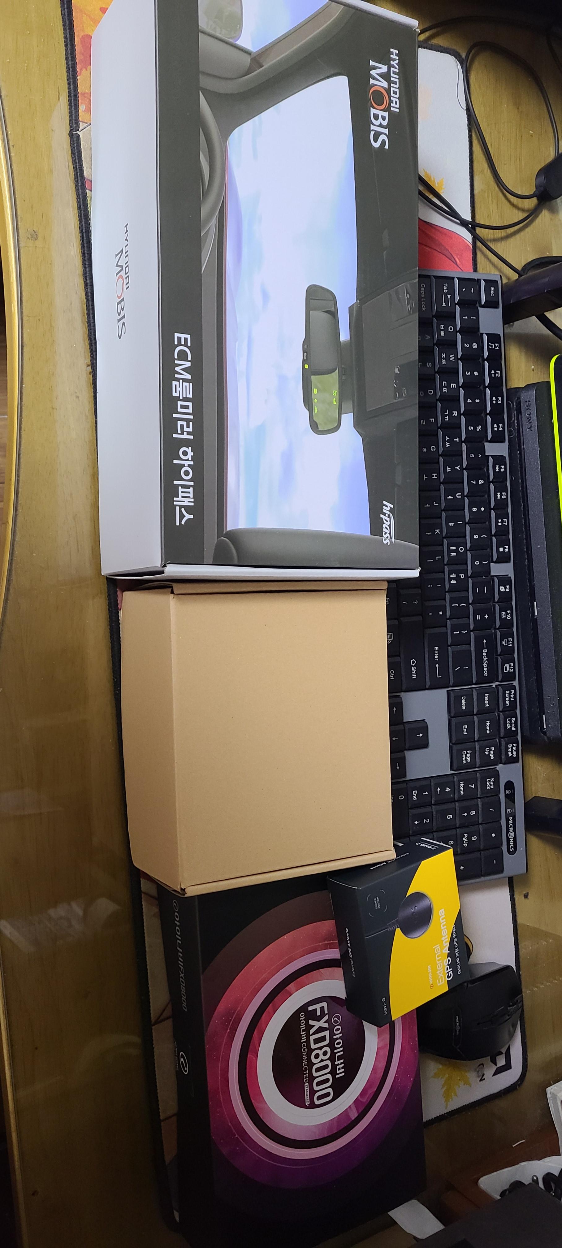 자동차에 장착할 전자장비 도착 - 커뮤니티 게시판 - 기글하드웨어